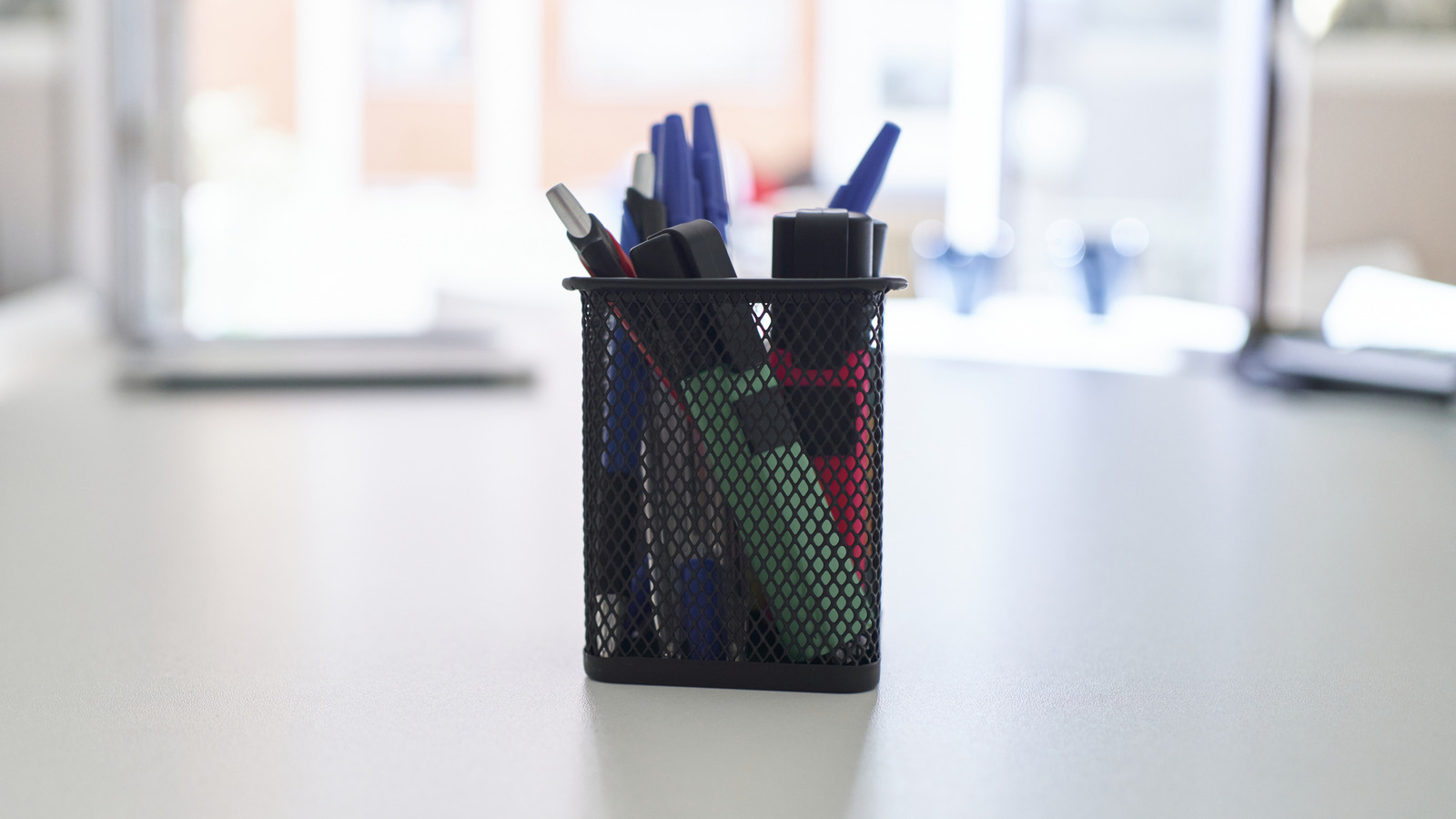 10 Creative Ways To Repurpose Pen And Pencil Holders Around The House