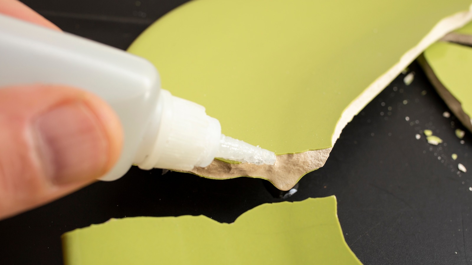 How To Use Super Glue & Baking Soda To Fix Common Issues Around The House