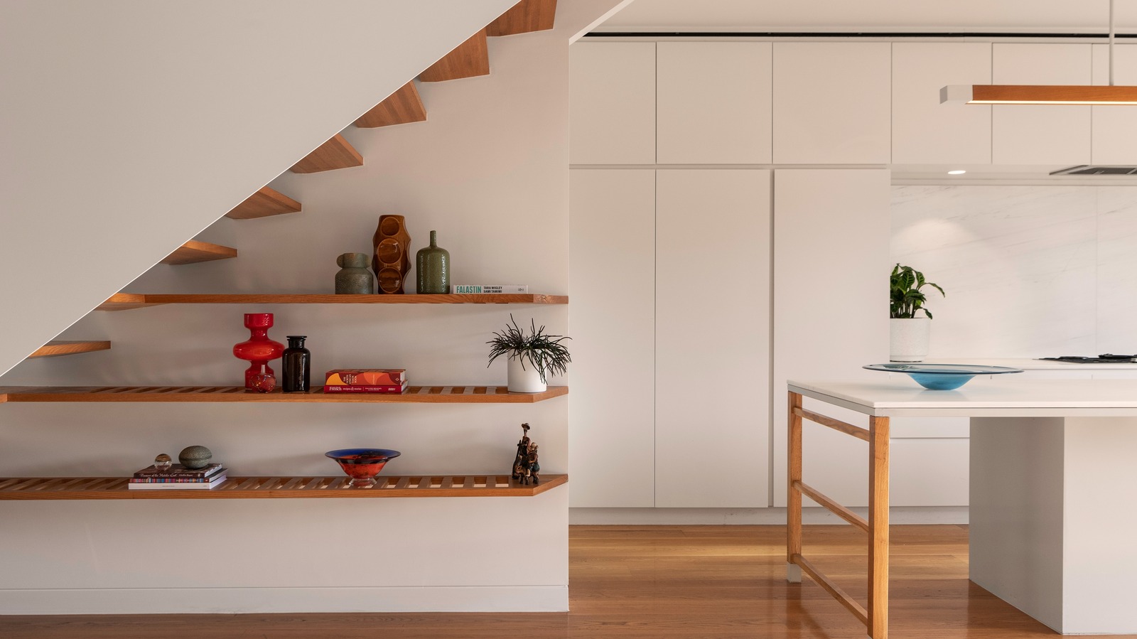 11 Dead Spaces In Your Home You Should Take Advantage Of (& DIY Ways To ...