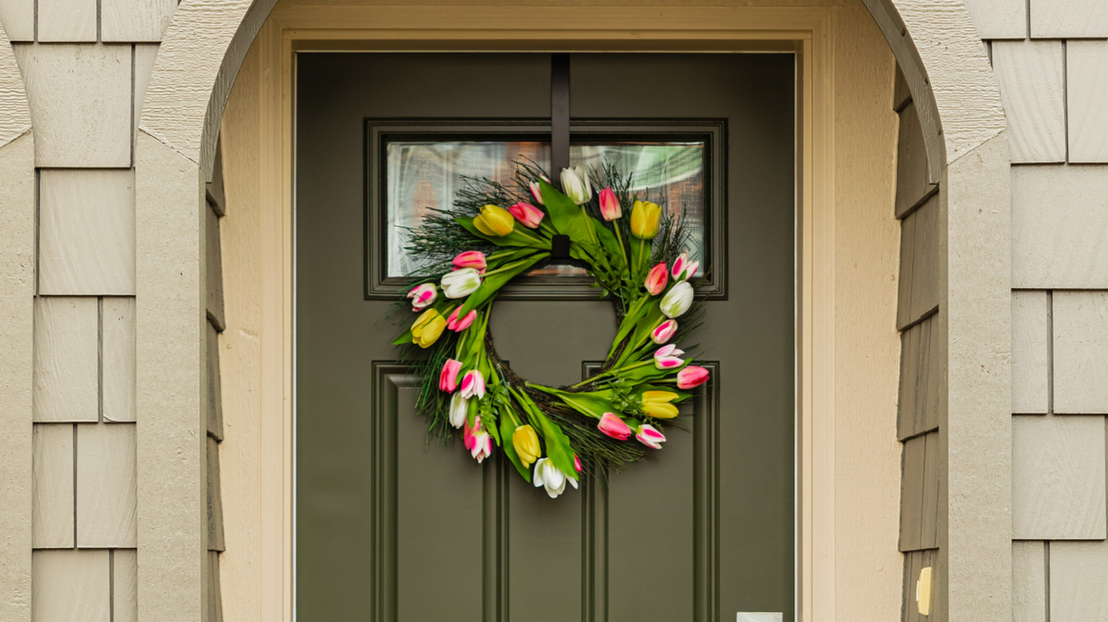 11 Spring Door Decor Ideas To Welcome The Warm Weather