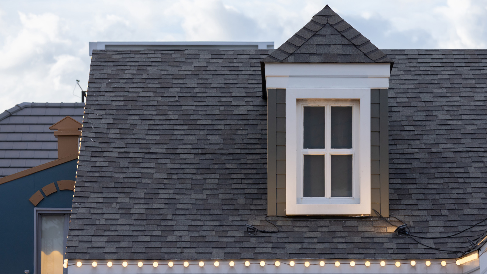 Exterior House Paint Colors With Black Roof 42 Exterior Color Schemes