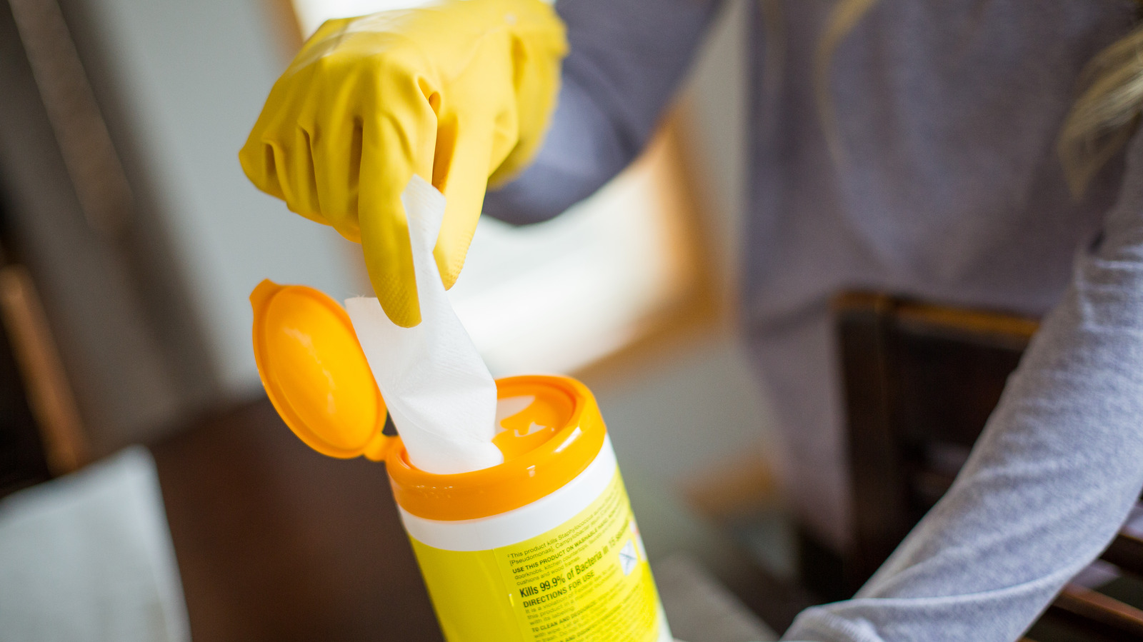 13 Perfect Ways To Repurpose Wipe Containers To Use Around The House