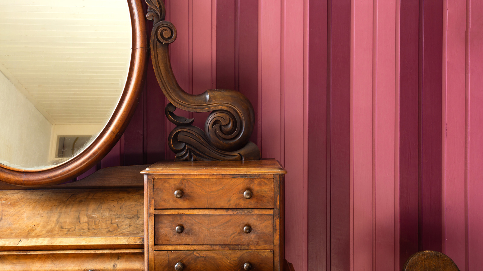 14 Creative DIY Ways To Repurpose An Old Vanity Around The House