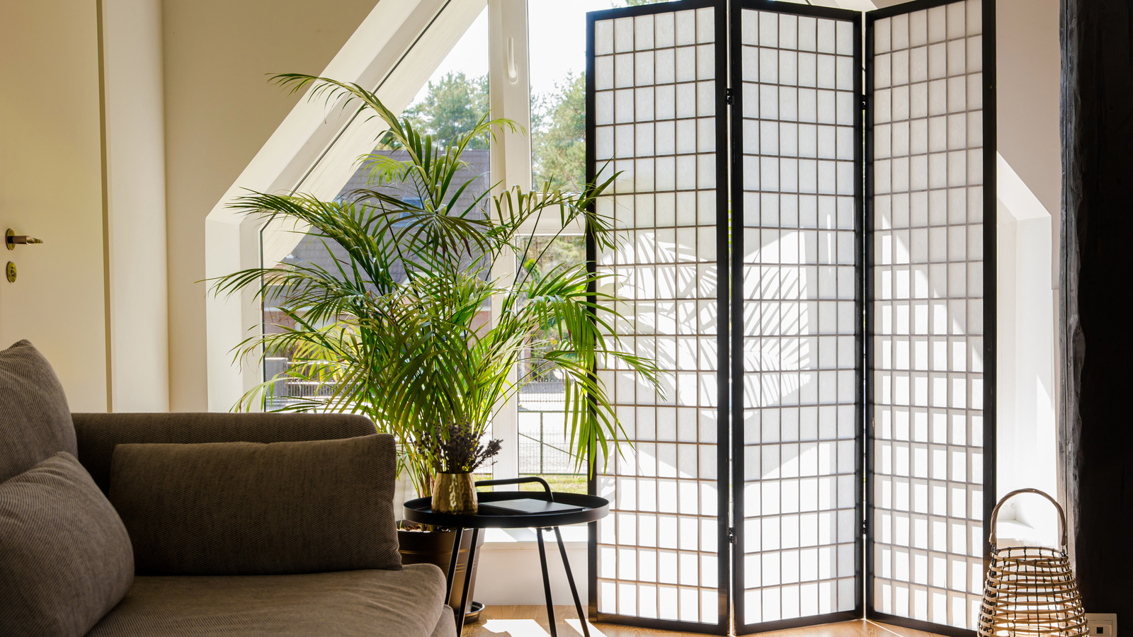 14 Stunning Ways To Upcycle An Old Or Thrifted Room Divider