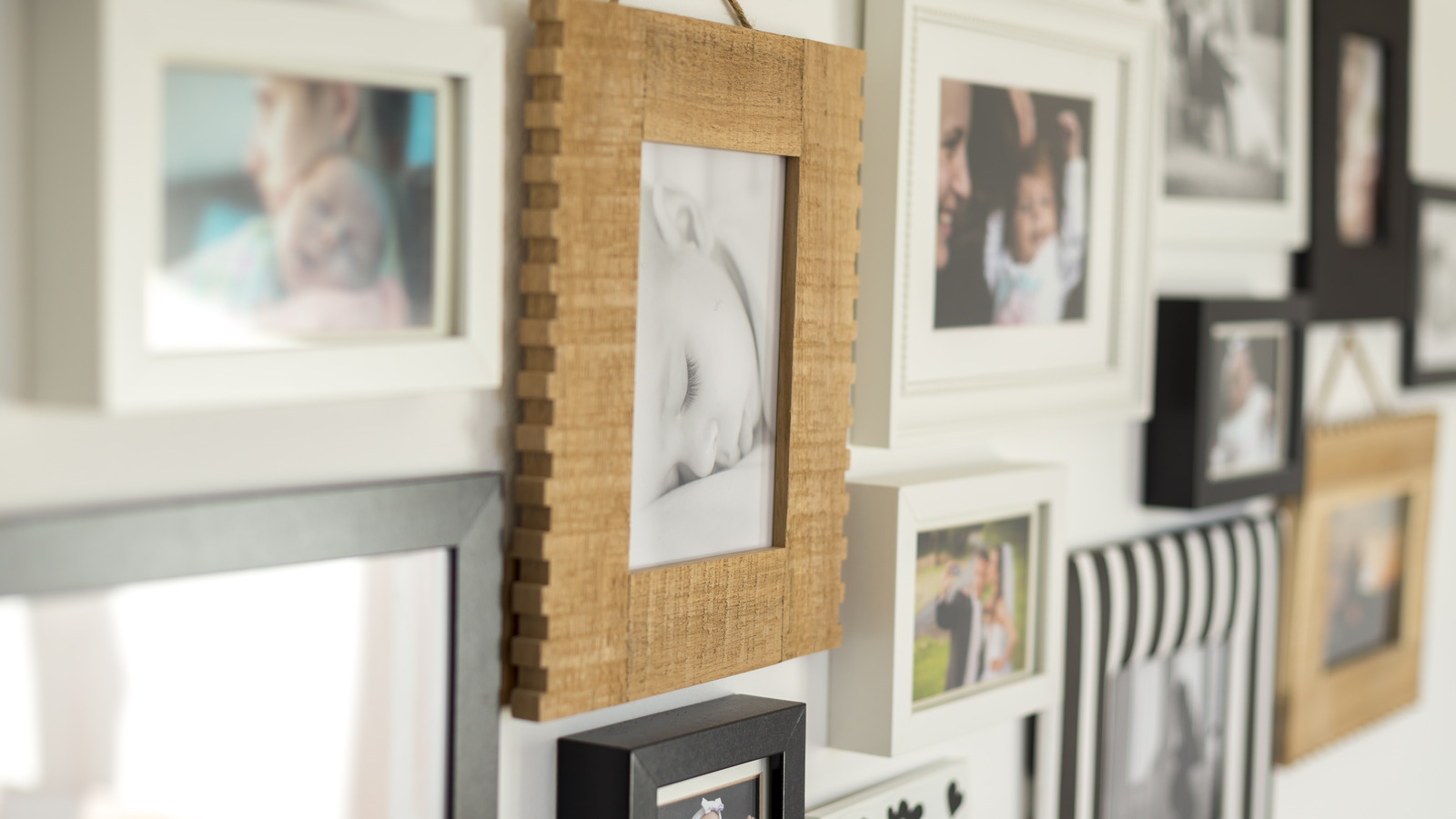 15 Stylish Ways To Add Personality To Your Home With Family Photos