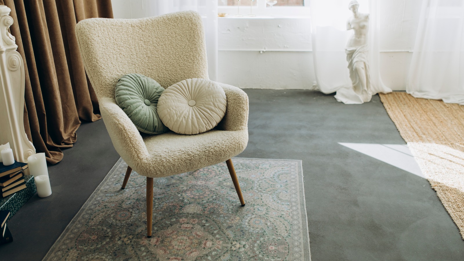 15 Ways To Transform Your Room With Stylish Cushions