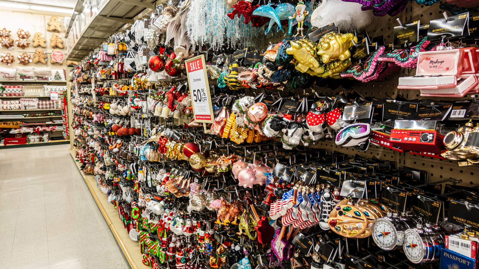 16 Affordable Hobby Lobby Christmas Decor Finds To Put You In The ...