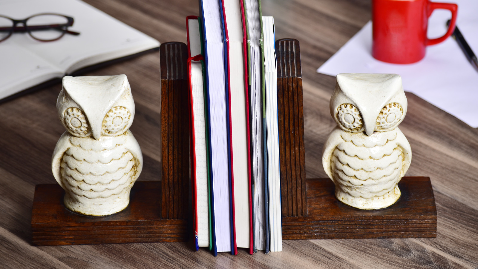 17 Creative Ways To Repurpose Bookends In Your Home And Garden