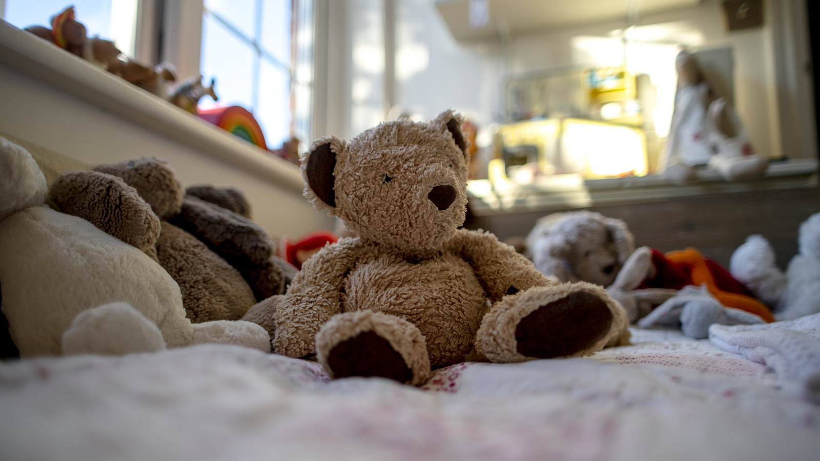 18 Ways To Repurpose Old Stuffed Animals Around The House And Garden