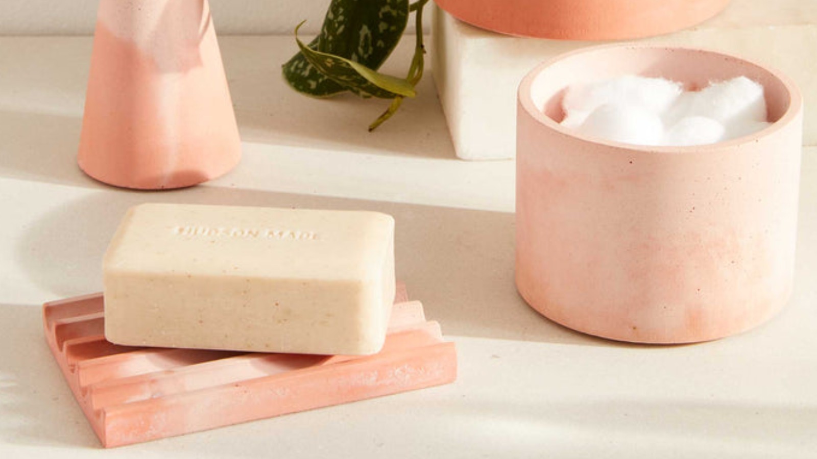 20 Beautiful Soap Dishes You'll Absolutely Love