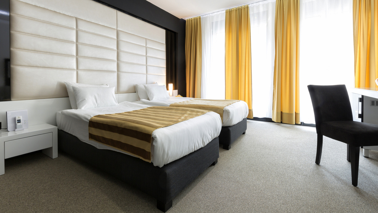 25 Chic Rooms With Two Beds That You'll Want To Share With A Friend Or ...