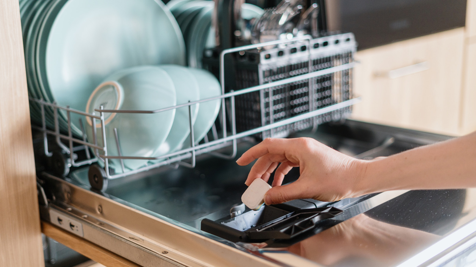 5 Cleaning Agents You Should Never Add To Your Dishwasher