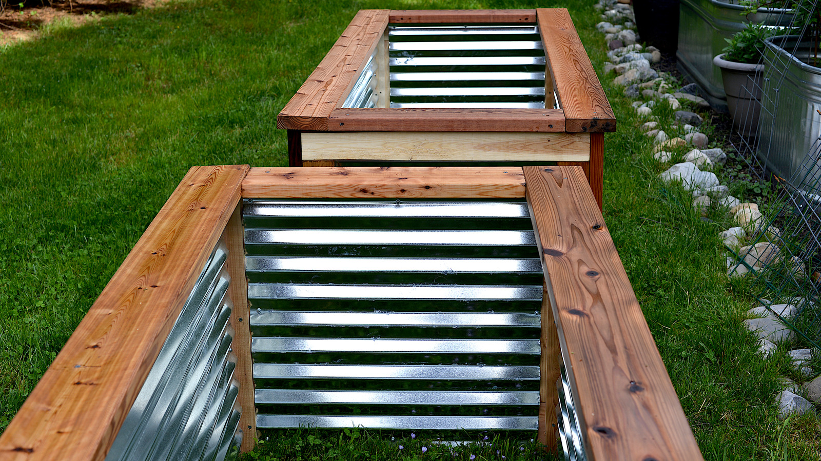 5 Types Of Liners For Planter Boxes (& How To Use Them)