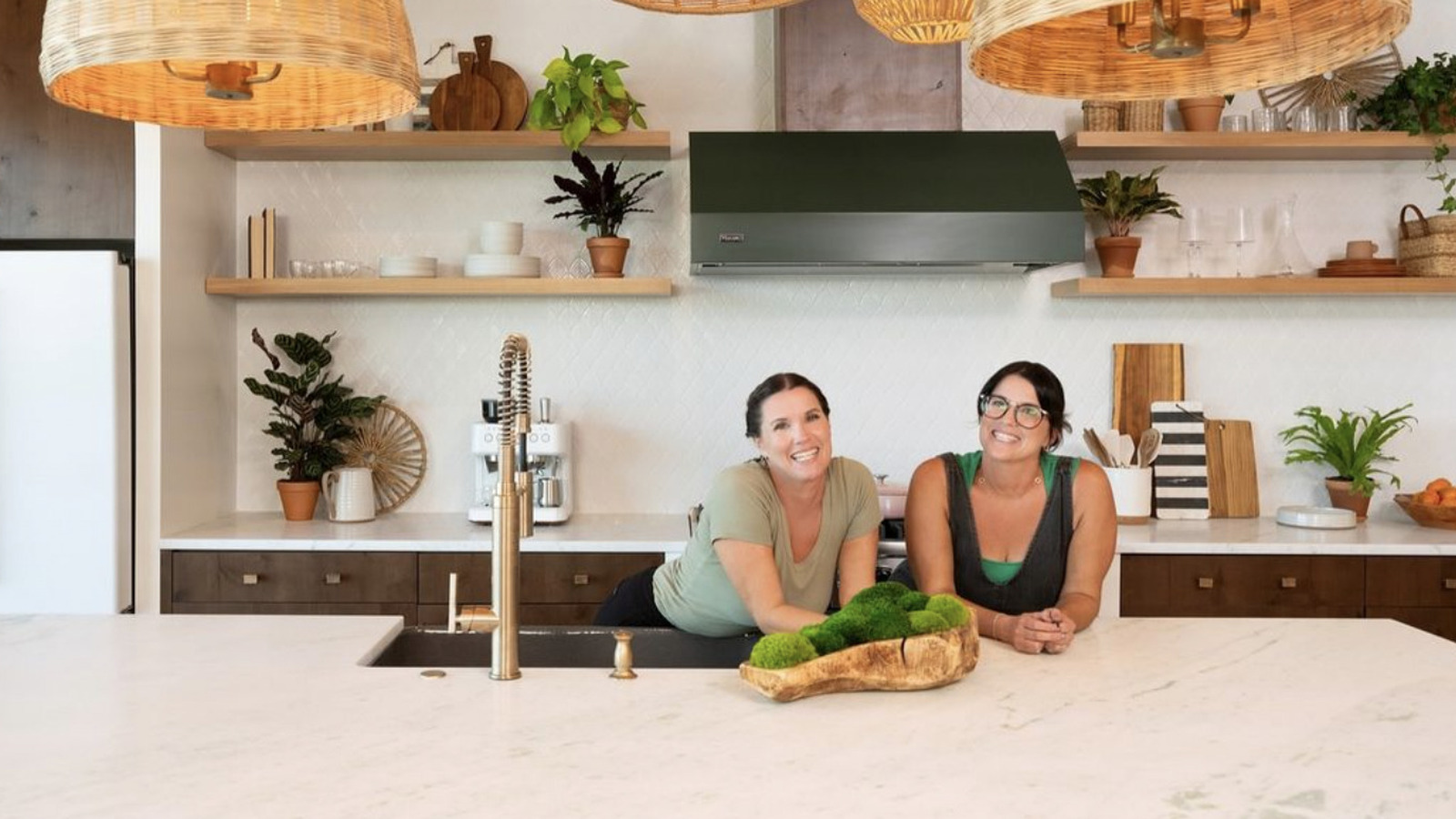 7 Outdated Design Trends To Avoid, According To The Stars Of Unsellable ...