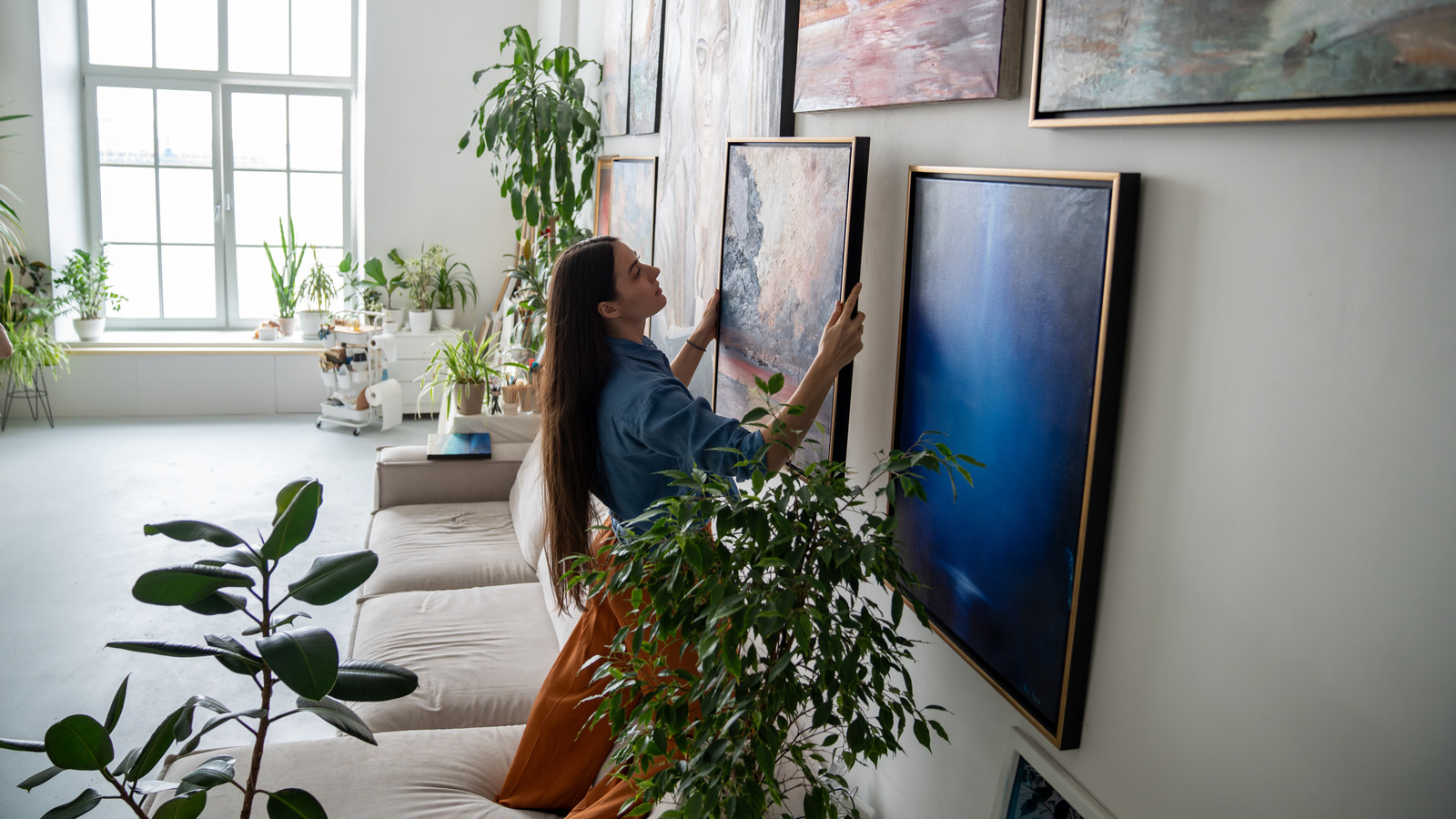 7 Ways To Decorate Gallery Walls With A Magnolia-Inspired Look