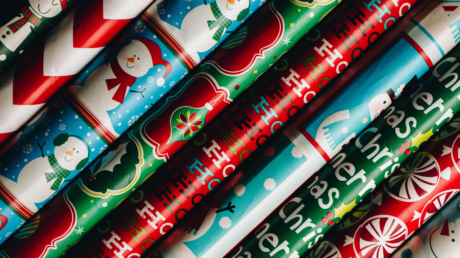 8 Clever Ways To Repurpose Empty Wrapping Paper Tubes