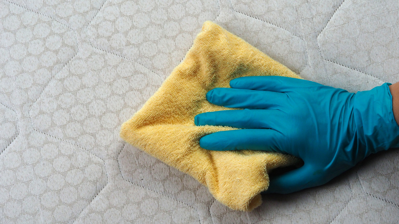 8 Unexpected Ways You Can Clean With Shaving Cream Around The House