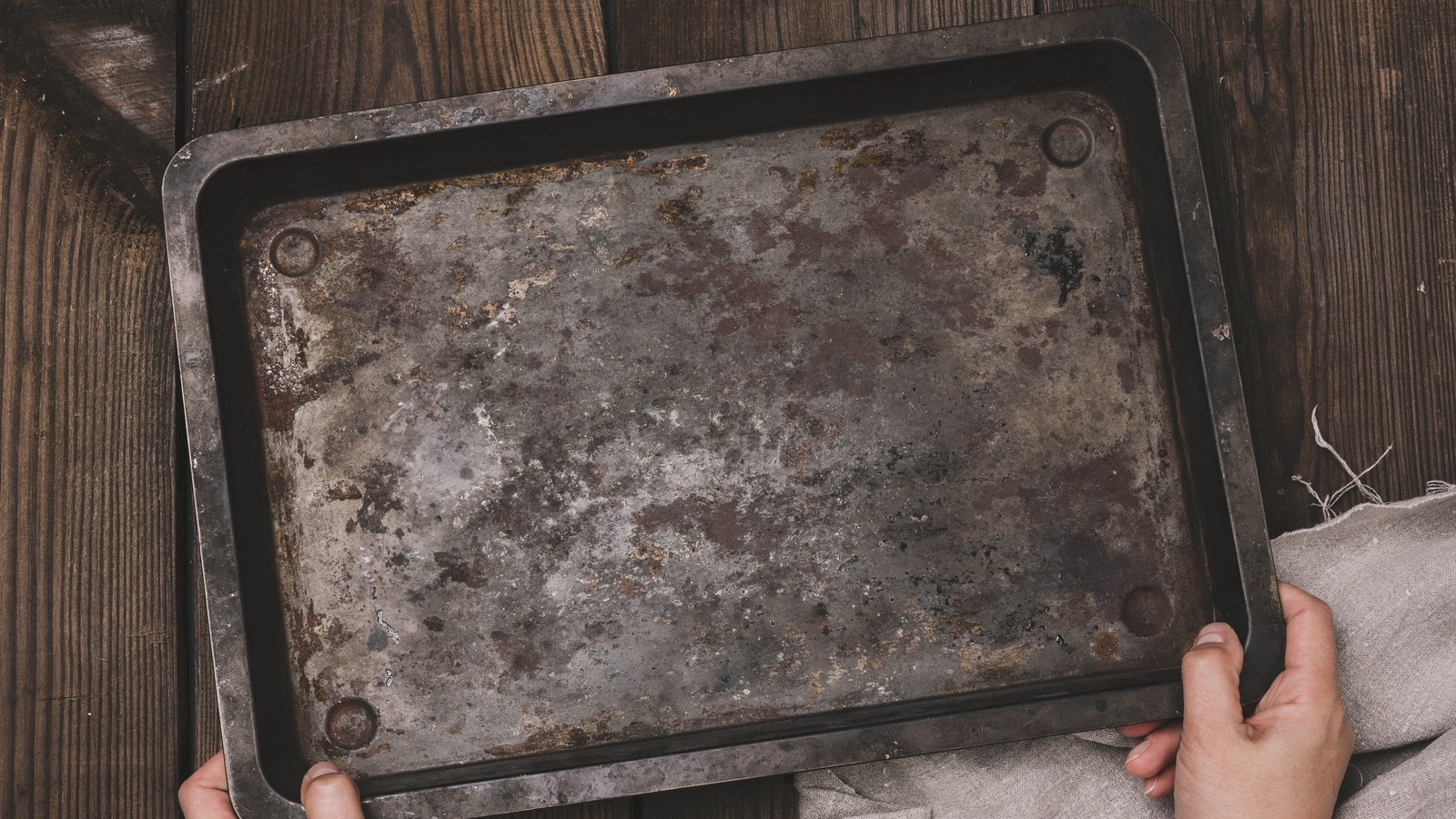 All The Amazing Ways To Repurpose Baking Sheets Inside & Outside The Home