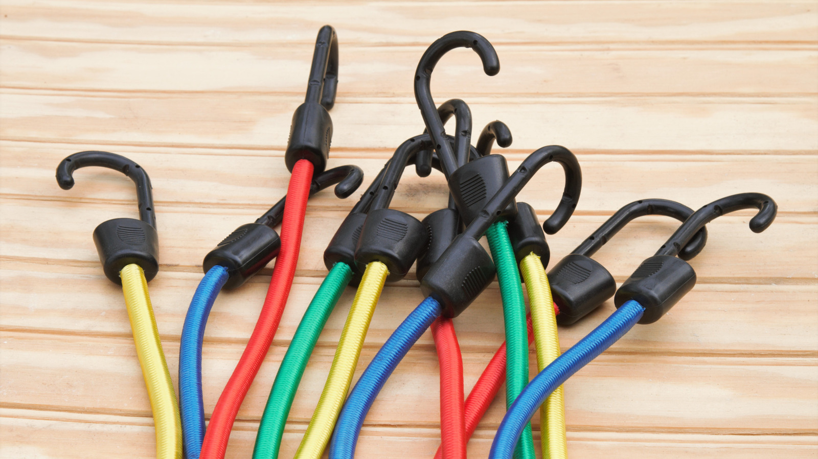 How To Use A Wire Shelf To Organize Bungee Cords
