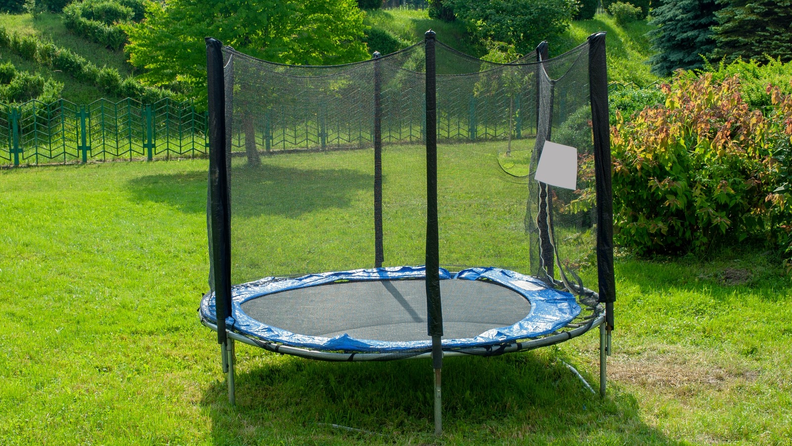 An Upcycled Trampoline Is The Relaxing Feature Your Backyard Needs