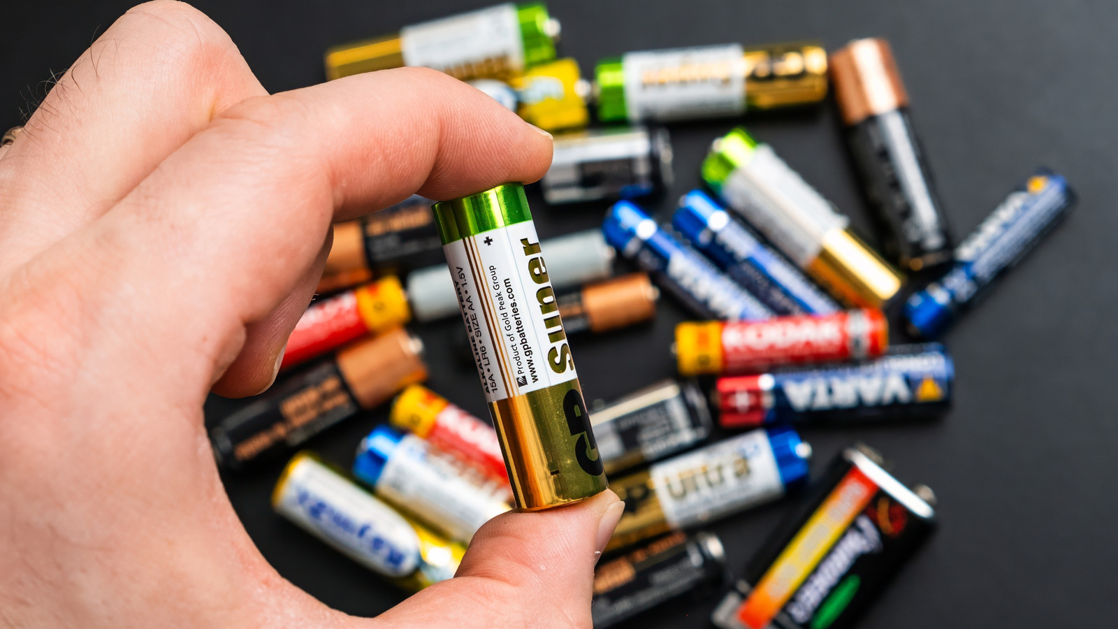 Battery Brands To Steer Clear Of (And The Best Alternatives To Consider)