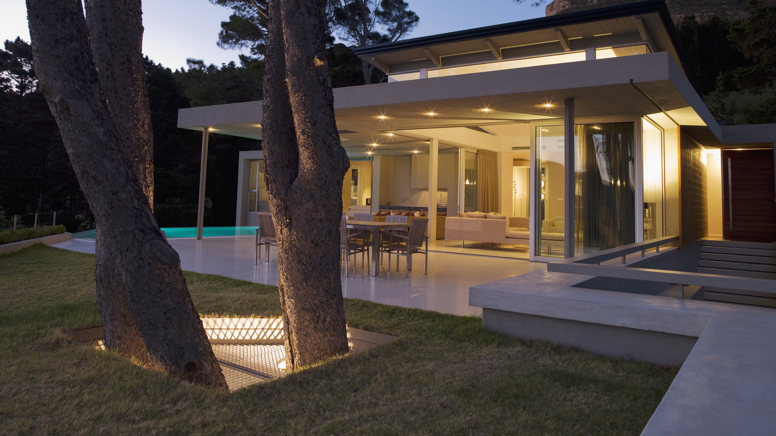 Breathtaking Outdoor Lighting Is Easy Thanks To A Simple Dollar Tree Hack