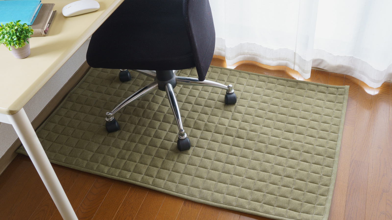 Chair Mat Vs Rug: Which Is The Right Option For Your Home Office Floor?