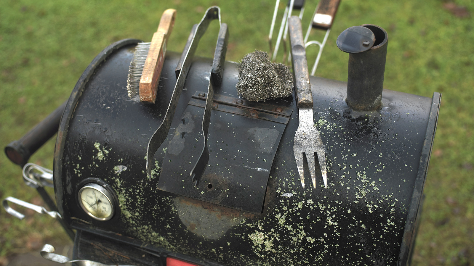 Clean Grime Build-Up On Your Grill Utensils With Lemon Juice
