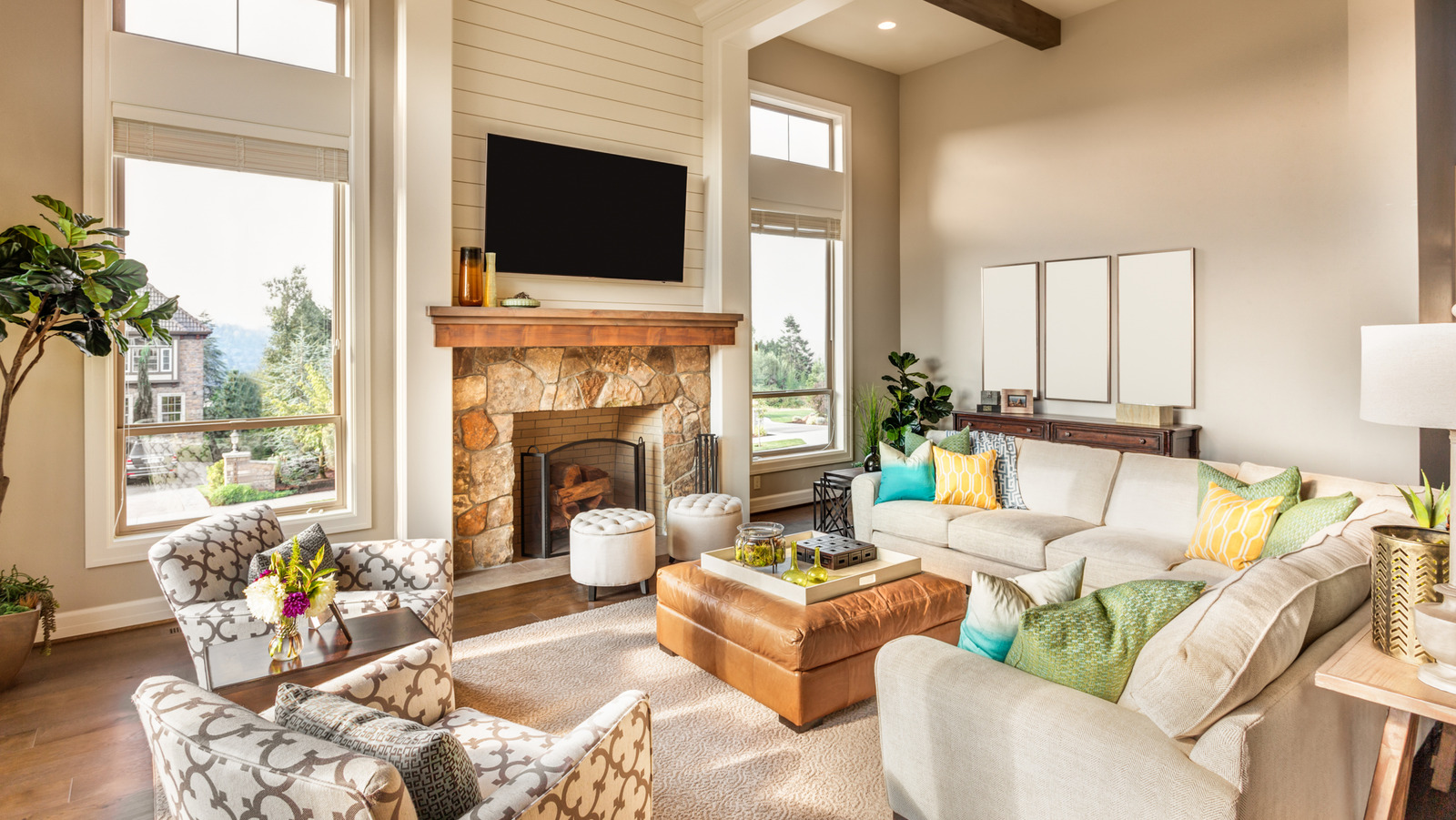 Clutter-Free Ways To Dress Up Your Mantel