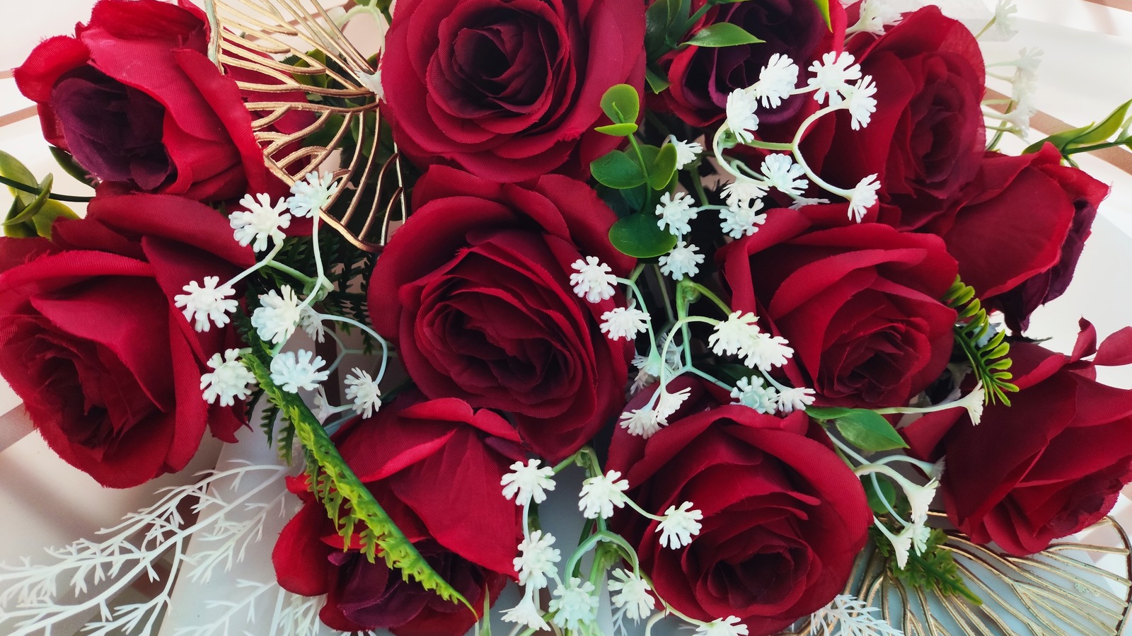 Create A New Vibe In Your Space With A Gorgeous Pool Noodle And Rose