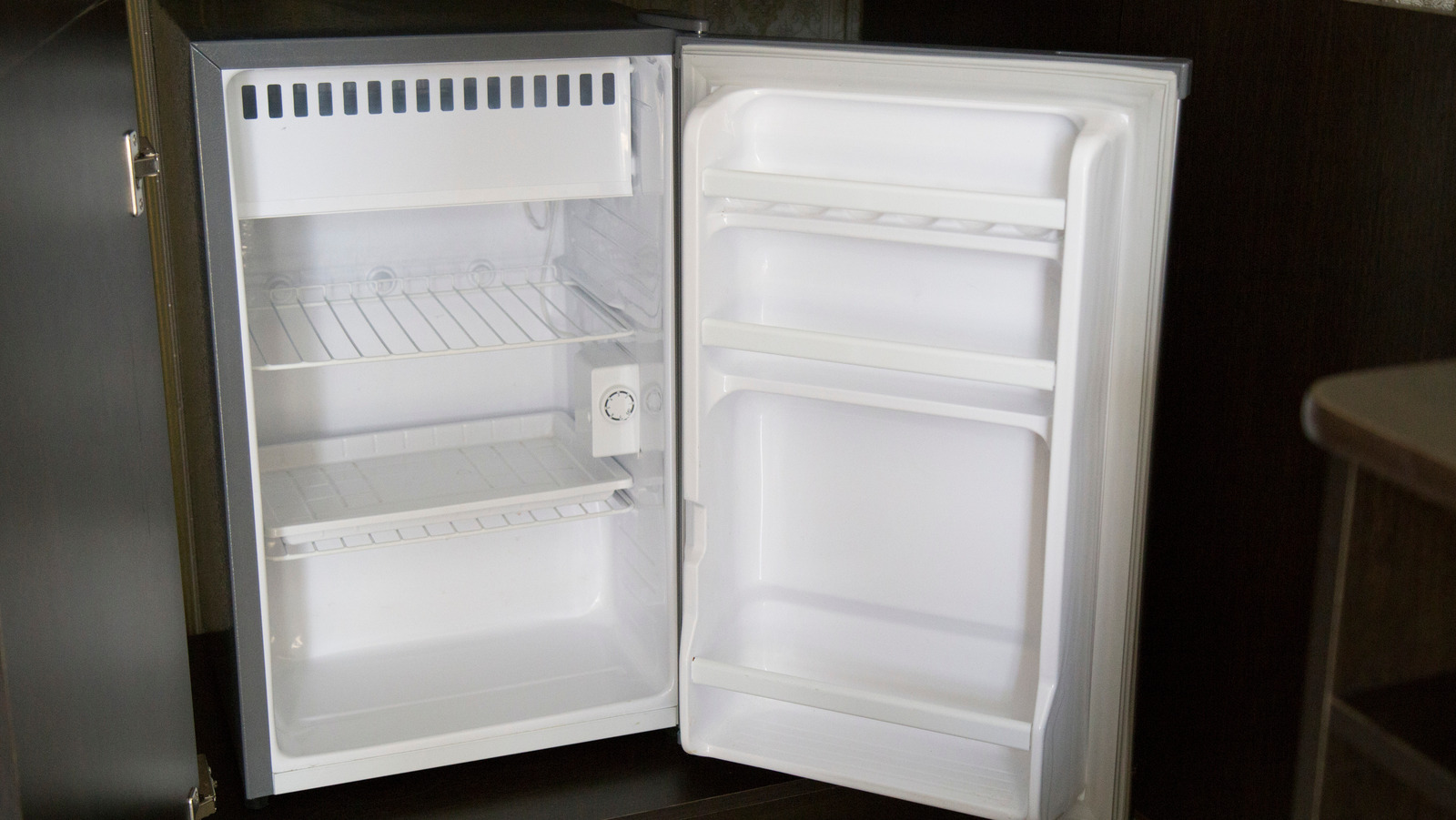 Create An Amazing DIY Backyard Cooler By Reusing An Old Mini Fridge