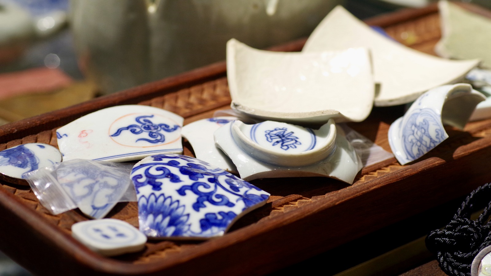 Creative Ways To Reuse Broken Dishes In Your Home Or Garden