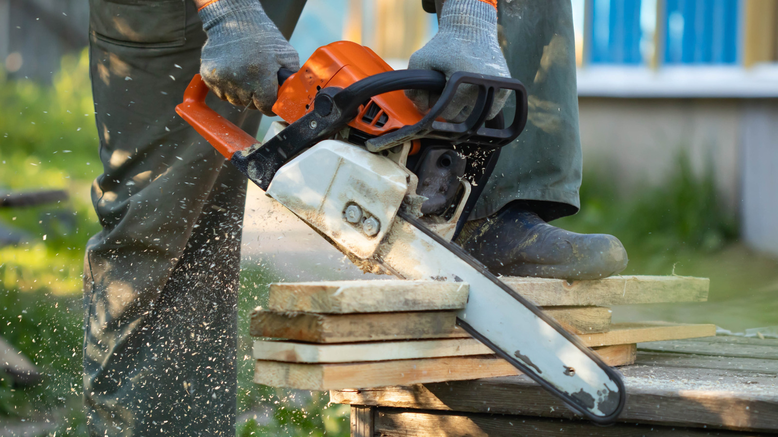 Dangerous Mistakes You Should Never Make When Using A Chainsaw