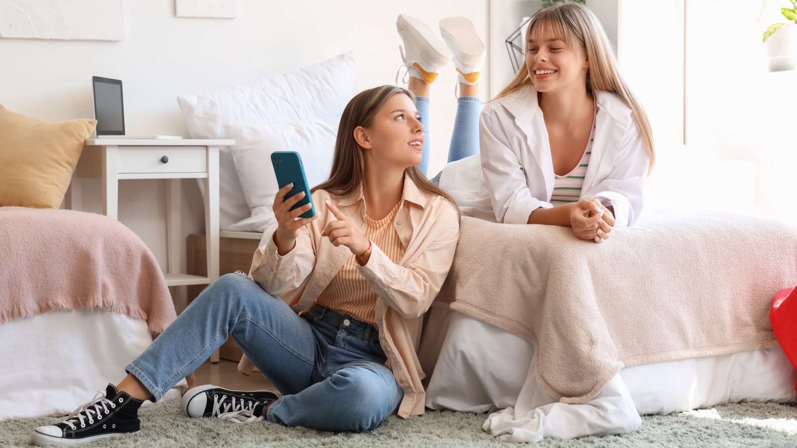 Decor Tips To Help You Deal With Reverse Homesickness After Graduating ...