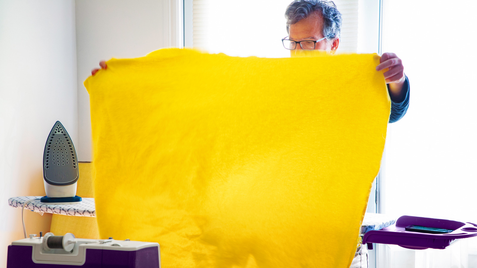 DIY An Easy-To-Clean Ironing Board For Your Sheets And Blankets