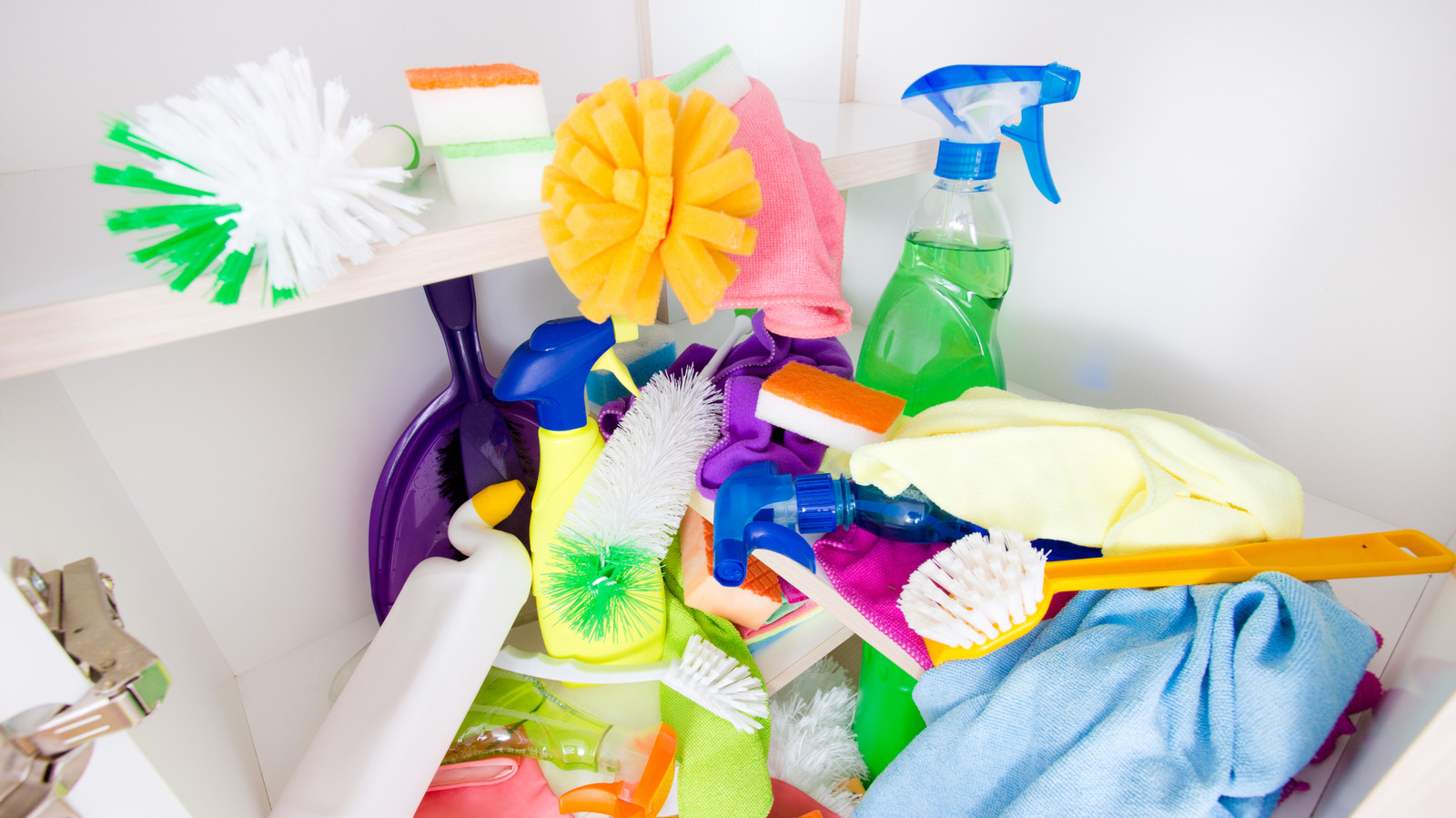 Say Goodbye To The Eyesore Of Cleaning Supplies Clutter With A DIY ...