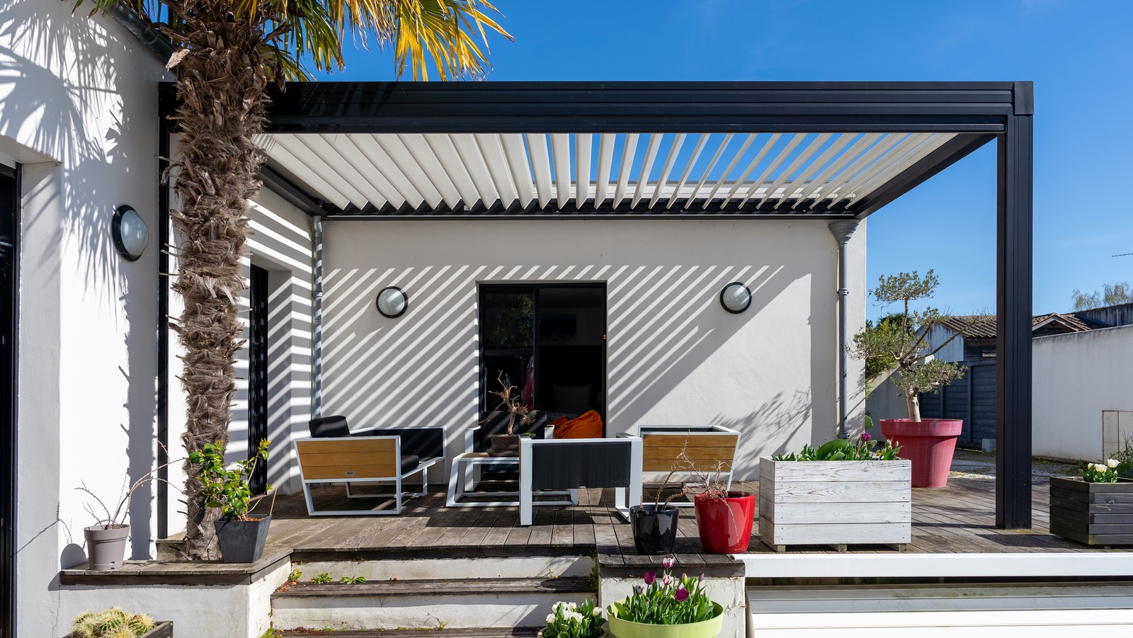 DIY Outdoor Blinds For Your Patio To Beat The Summer Heat