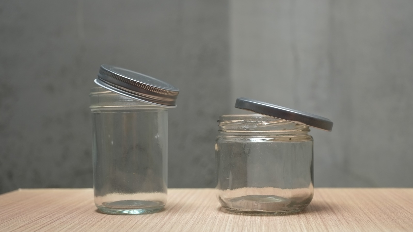 Reuse Old Jar Lids To DIY The Cutest Holiday Ornaments