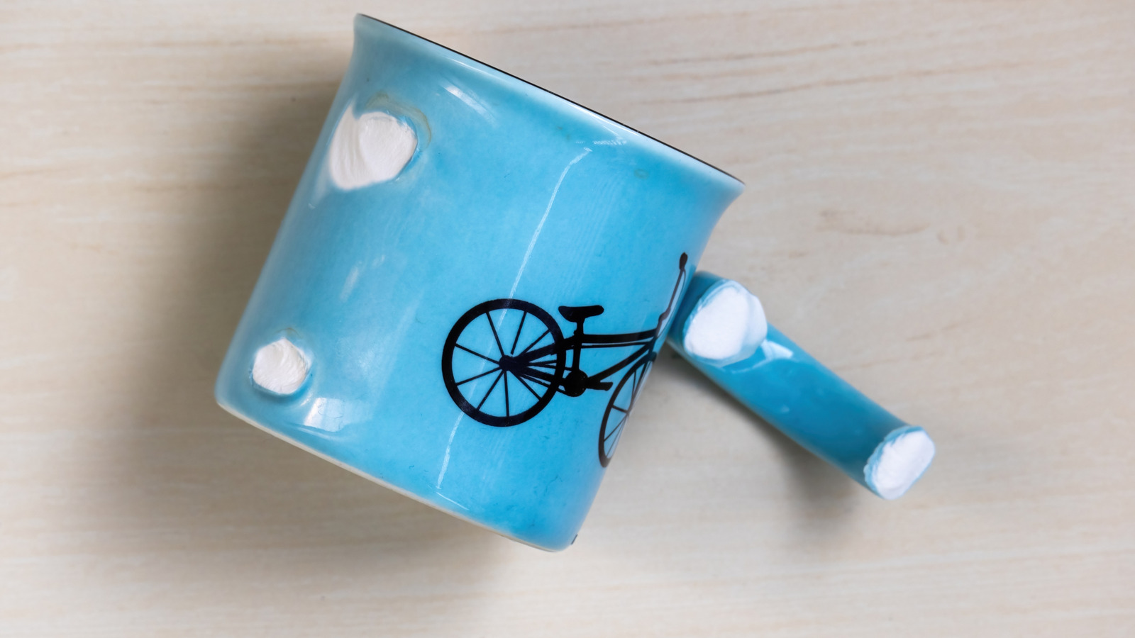 How To DIY A Unique Mosaic Side Table Using Repurposed Coffee Mugs