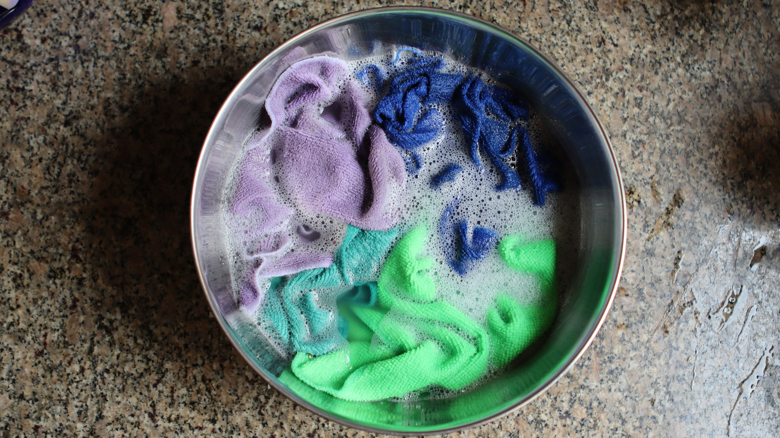 Creative Ways To Repurpose Microfiber Cleaning Cloths Around The House