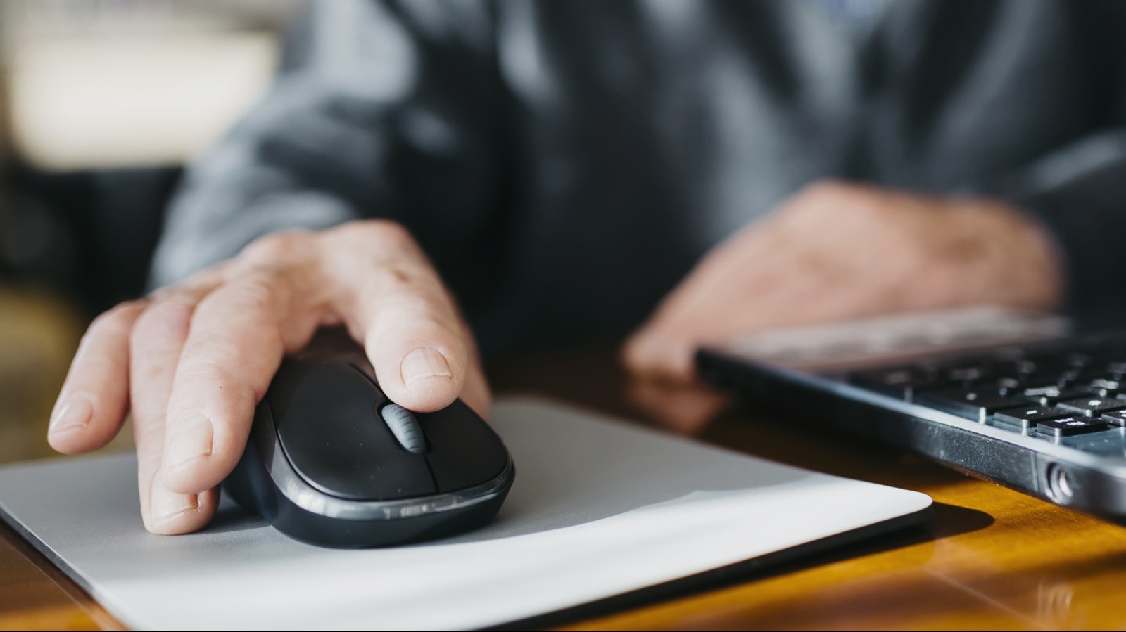 14 Clever Ways To Repurpose An Old Mousepad Around The House