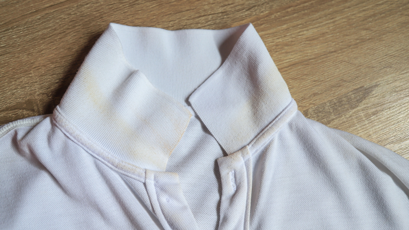 How To Easily Remove Sweat Stains From Laundry With A Natural DIY Solution