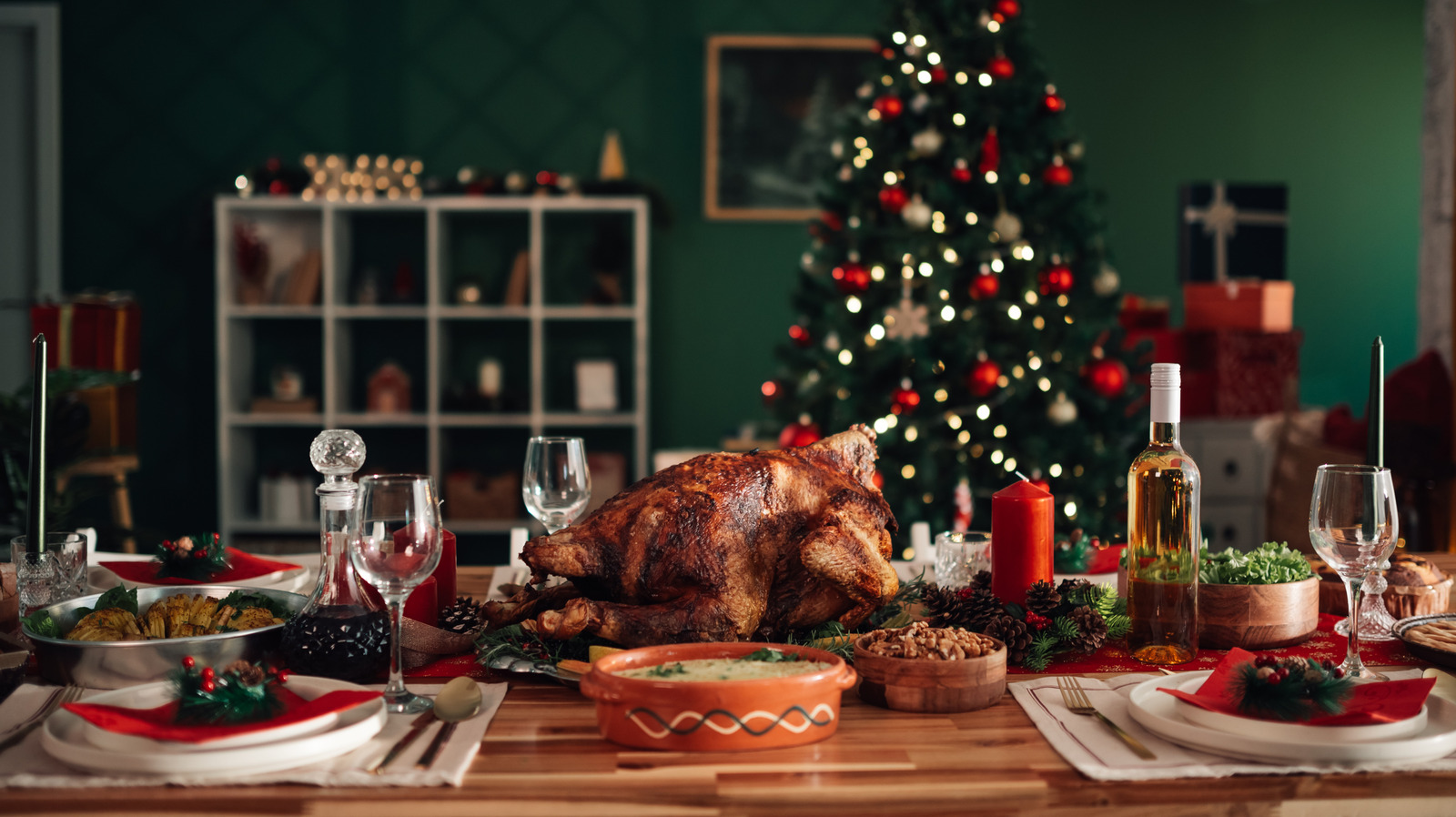 Reuse Toilet Paper Rolls To DIY A Holiday Napkin Holder For Your ...