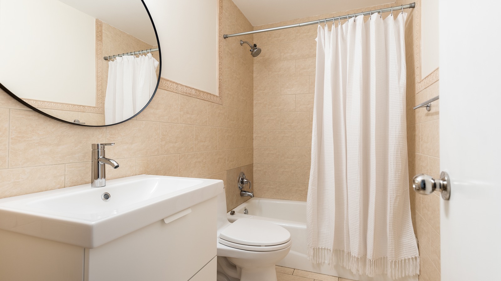 Everything You Need To Know About Mildew-Resistant Shower Curtains (And ...