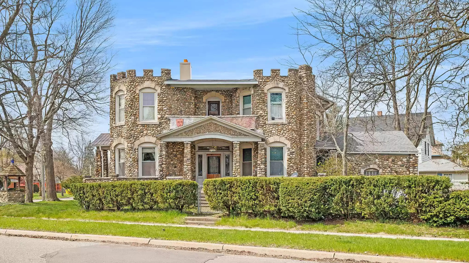 Feel Like Royalty In This 160K Suburban Castle In Michigan That Looks feel-like-royalty-in-this-160k-suburban-castle-in-michigan-that-looks
