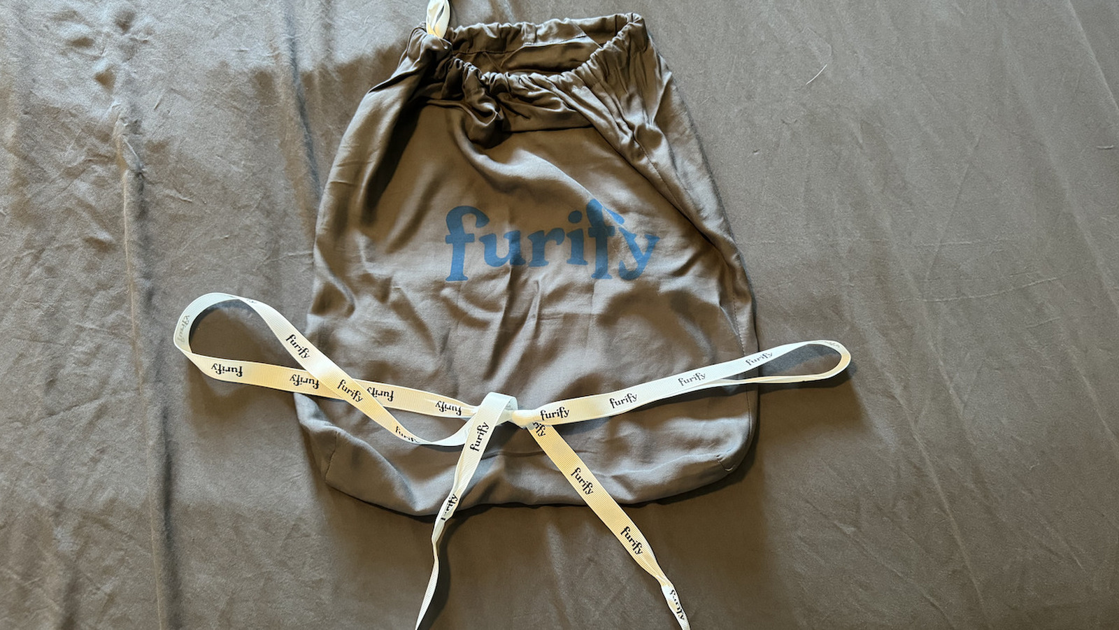 Furify Vs. A Shedding Mini Husky: We Put Fur-Repelling Sheets To The Test