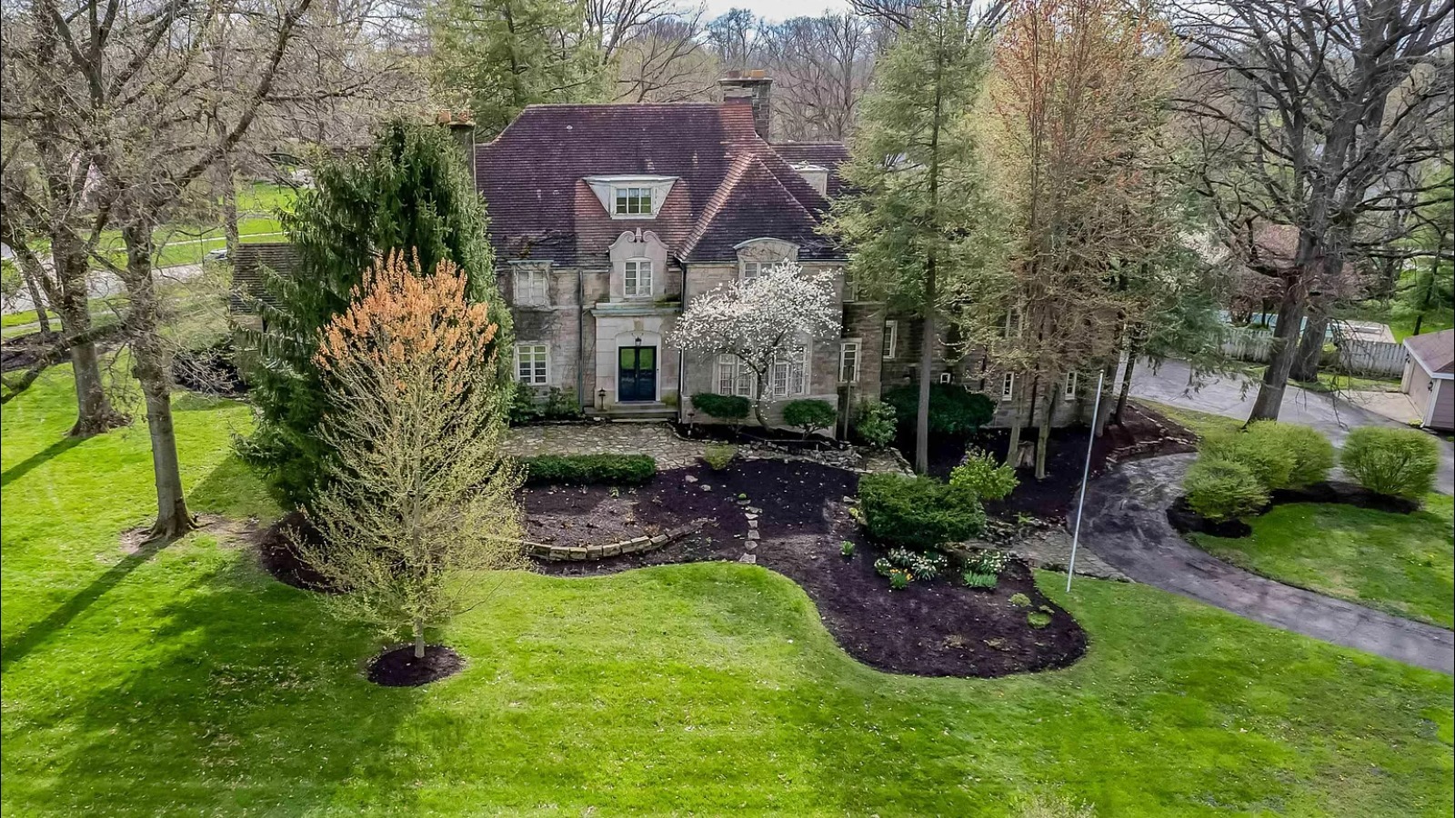 Get Lost In This 7,000-Square-Foot Indiana Home For Just Under $1 Million
