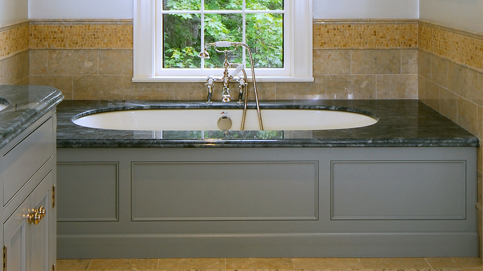 Give Your Bathtub A Luxurious Upgrade With This Stunning Marble Frame