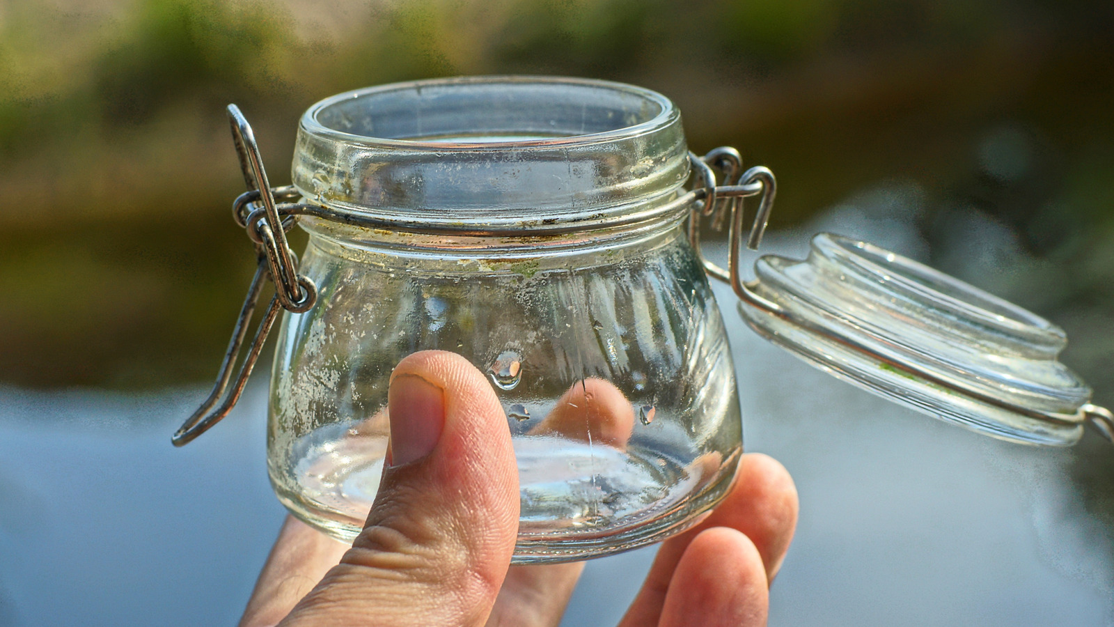 Grab A Set Of Mini Glass Jars And Turn Them Into Cute Desktop Planters
