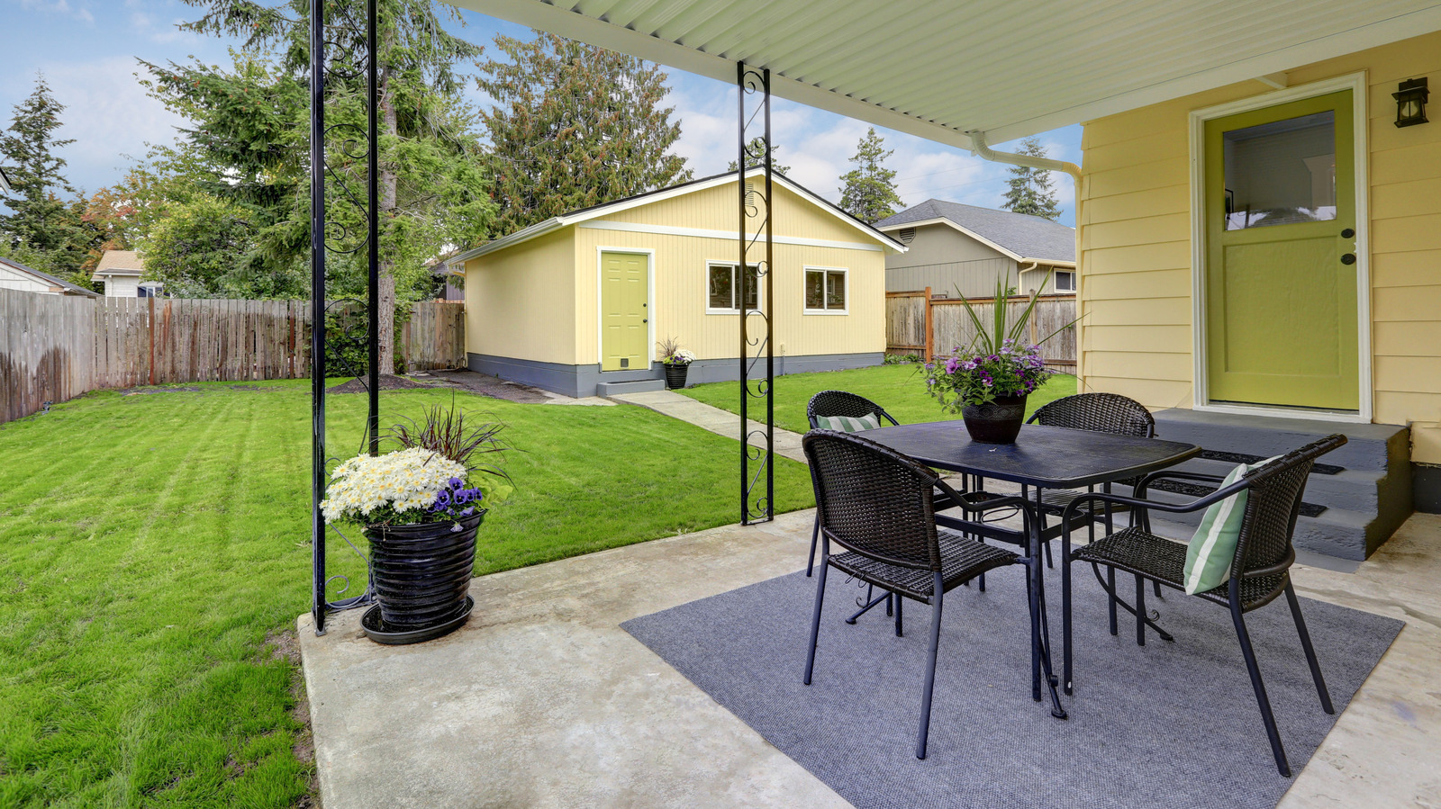 Granny Pod Vs. Mother-In-Law Suite: What's The Difference? - House ...